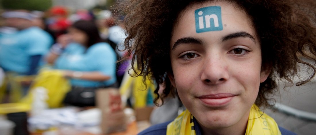 Enhance your LinkedIn profile with an eye-catching background image ...